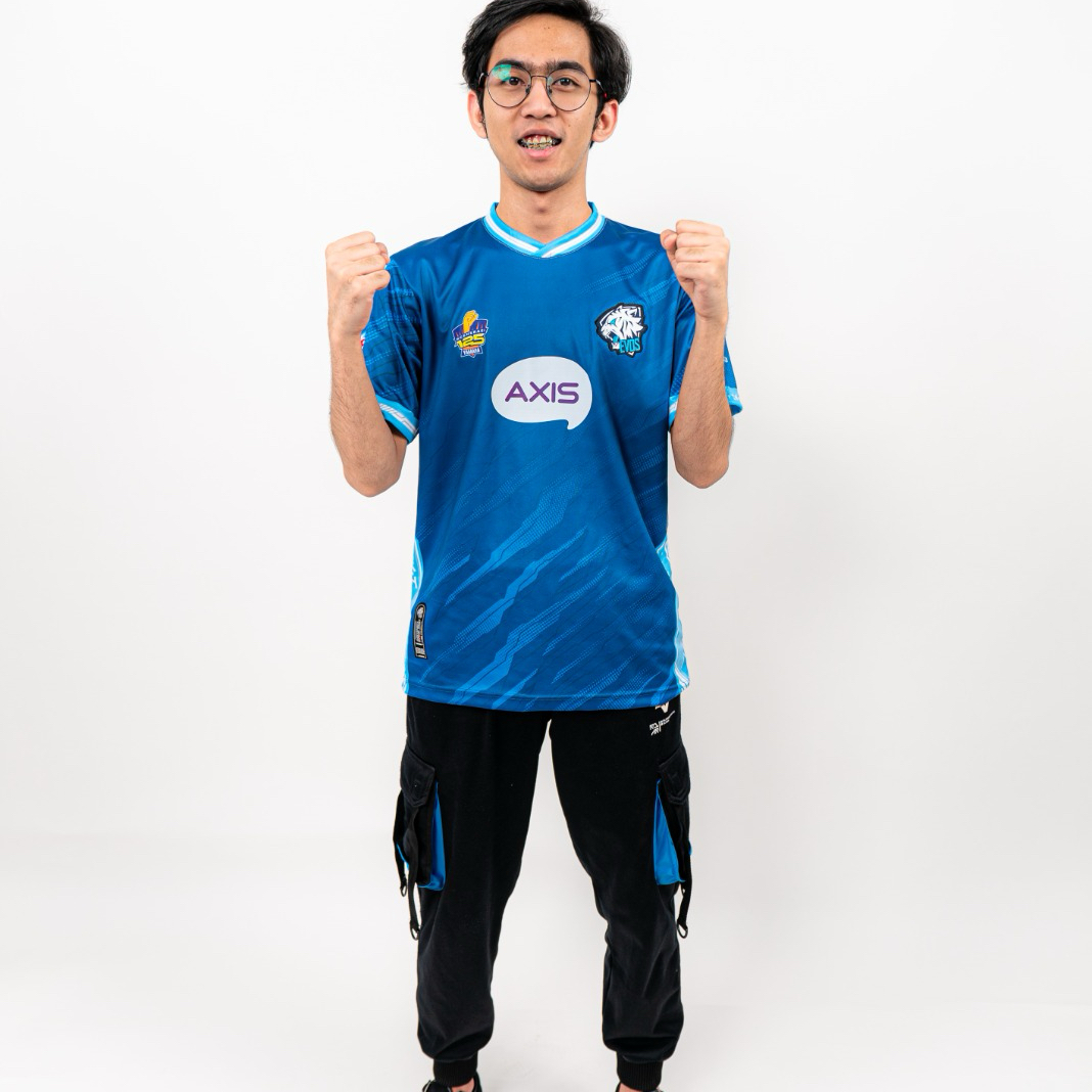 Lita Cao thủ bậc thầy, chiến game cùng bạn